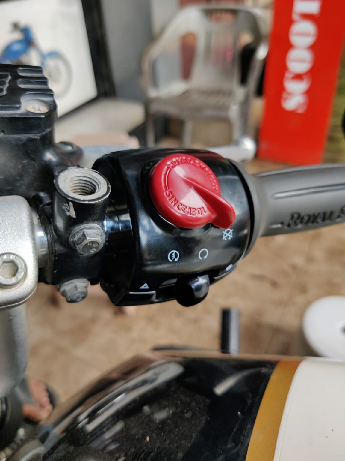 SUPER METEOR 650 METAL SWITCHES - PAIR - Throttle&thump