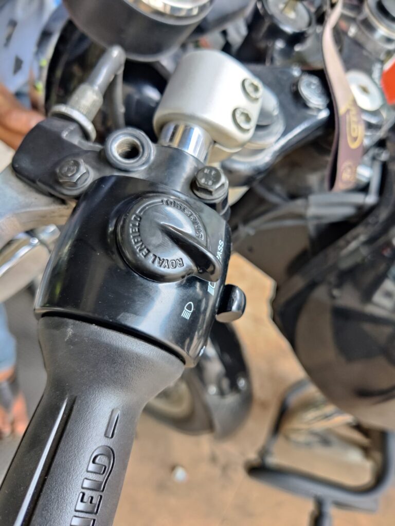 SUPER METEOR 650 METAL SWITCHES - PAIR - Throttle&thump